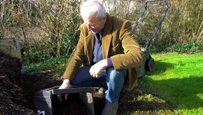 Wood Chip Composting: A Comprehensive Guide to 5 Methods and 4 Uses